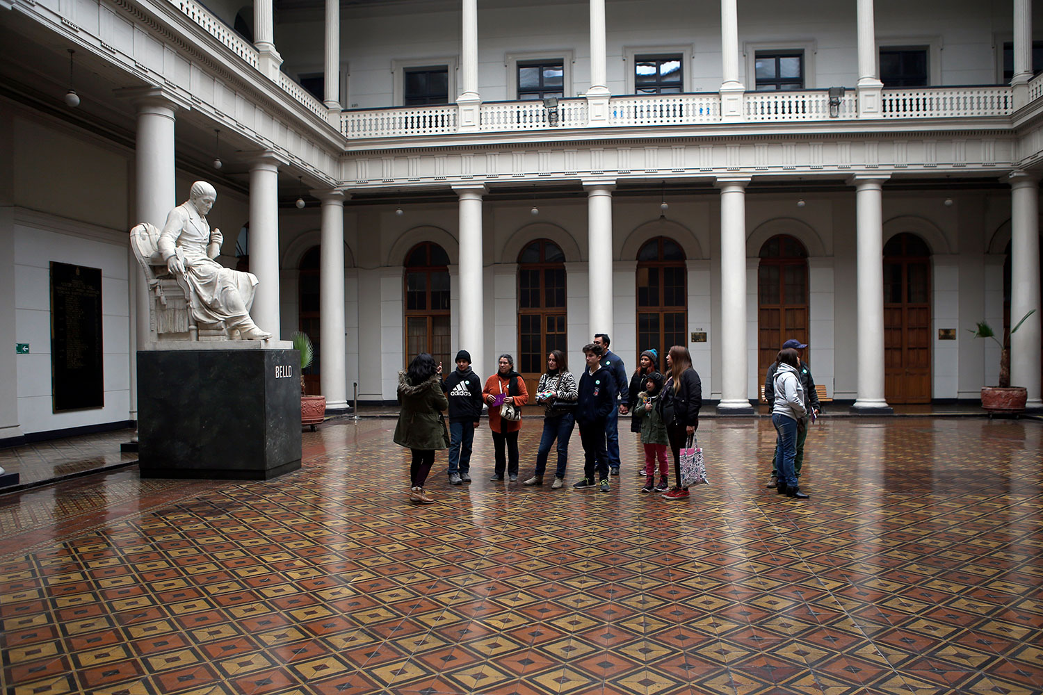 Más de mil personas han visitado la Casa Central de la Universidad de Chile - Universidad de Chile