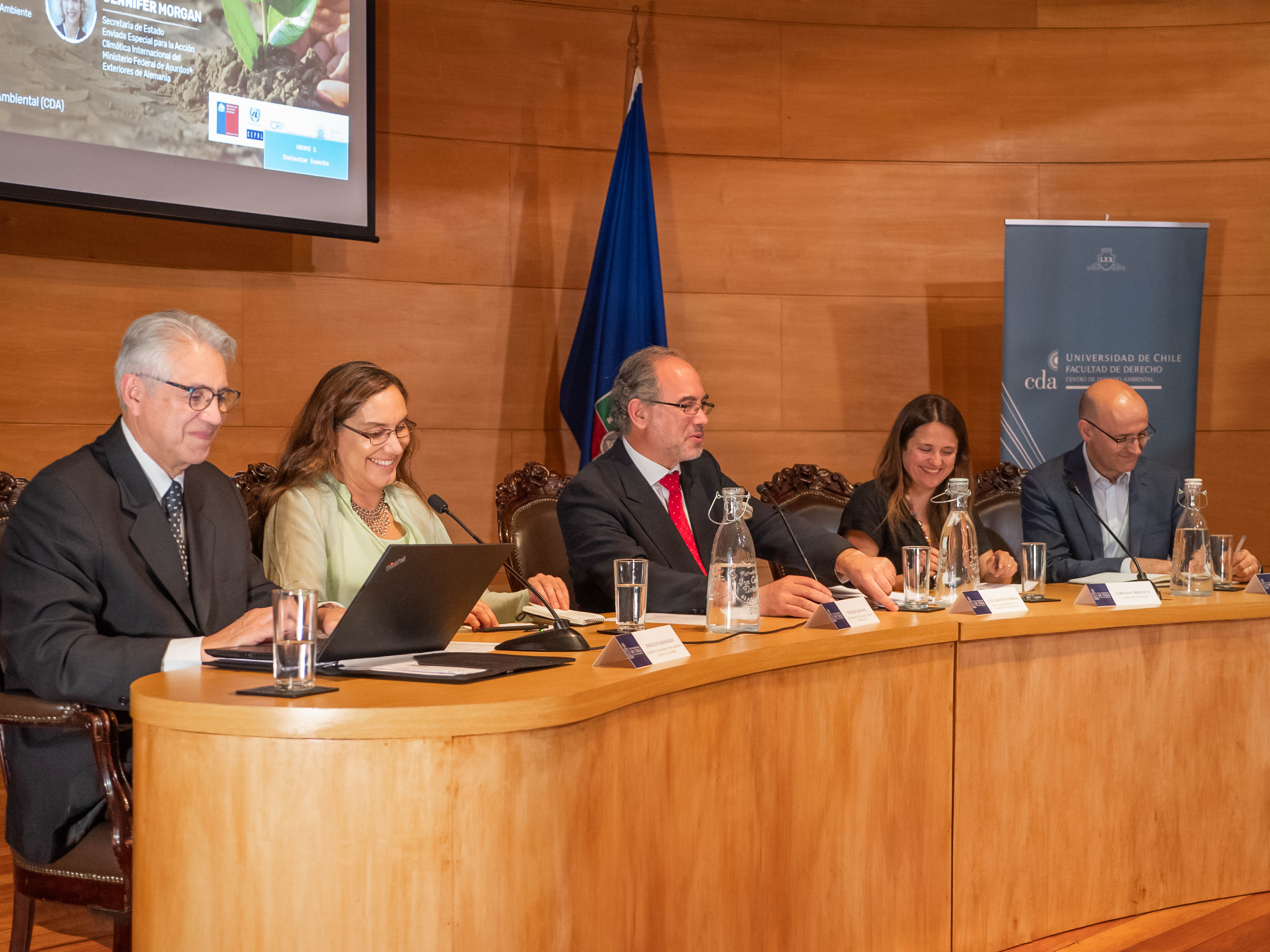 Ministras Rojas y Morgan participan en conversatorio sobre pérdidas y ...
