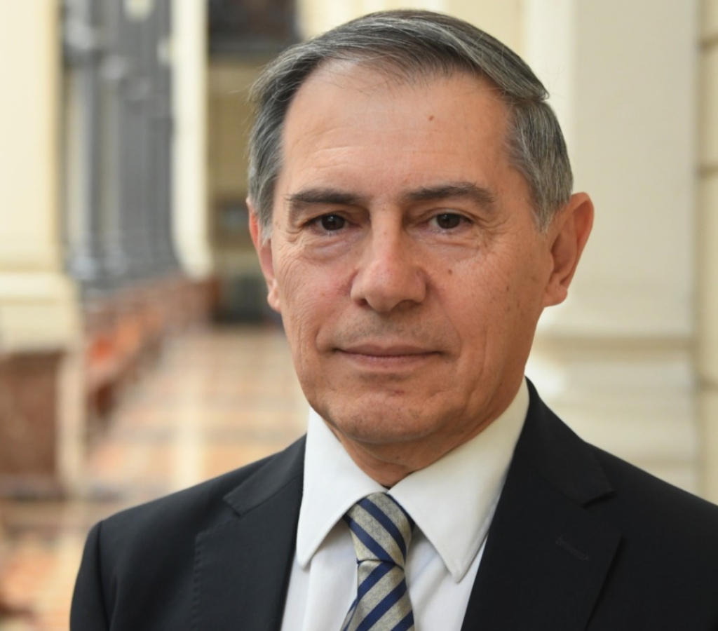 Corte Suprema escoge al egresado Raúl Mera como nuevo ministro del ...