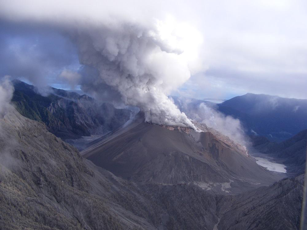 ¿Qué se sabe del volcán Chaitén a 15 años de su sorpresiva erupción ...